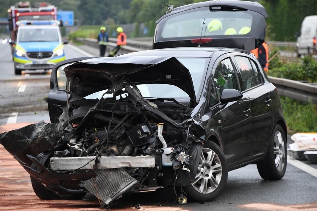 Autofahrerin bei Unfall auf A2 schwer verletzt