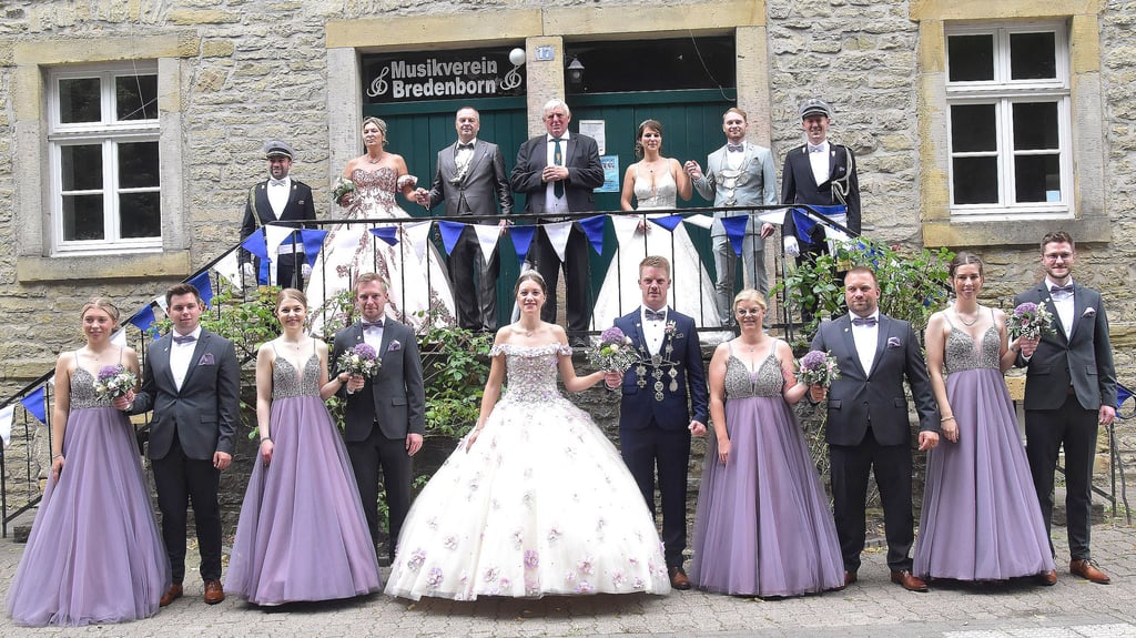 Königspaar René Müller und Aylin Göke bezaubert beim Schützenfest in ...