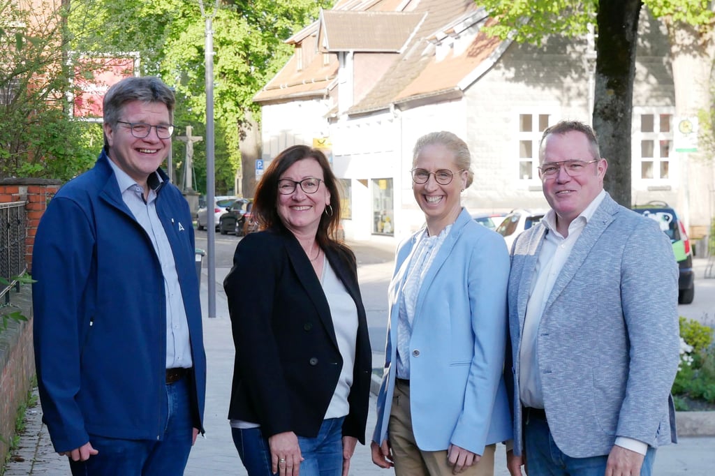 Bernhard Fischer führt Kulturring Brakel