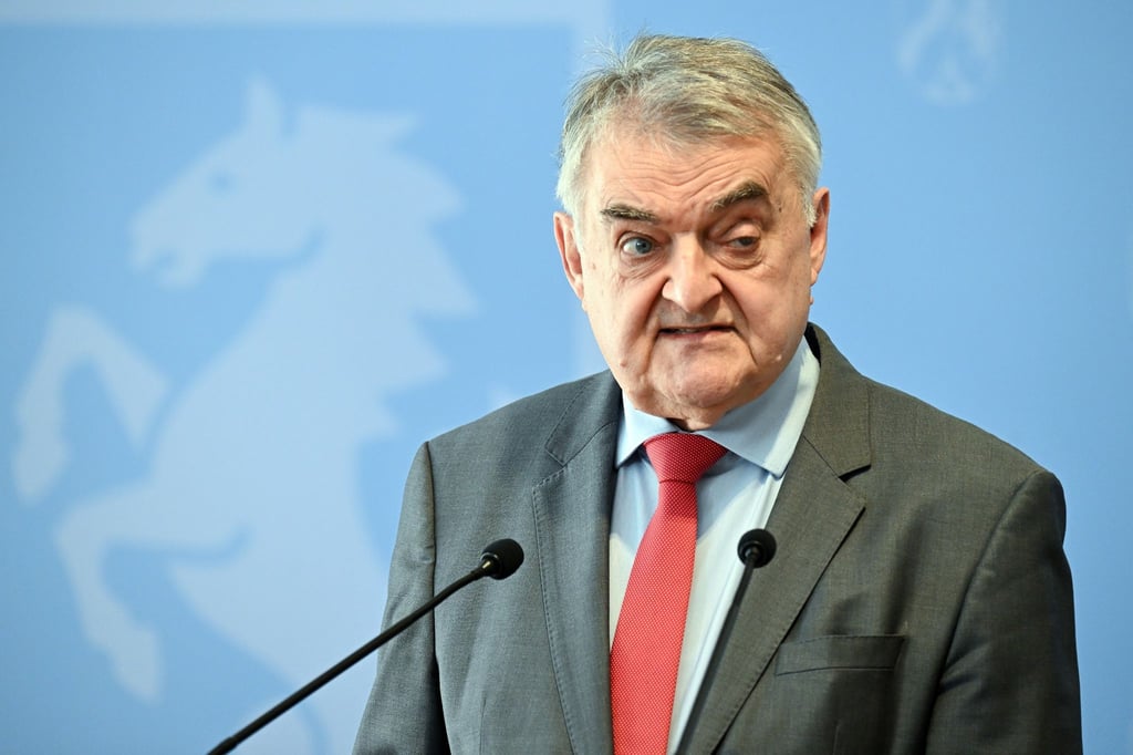 Reul «erleichtert» über Urteile gegen Polizeianwärter