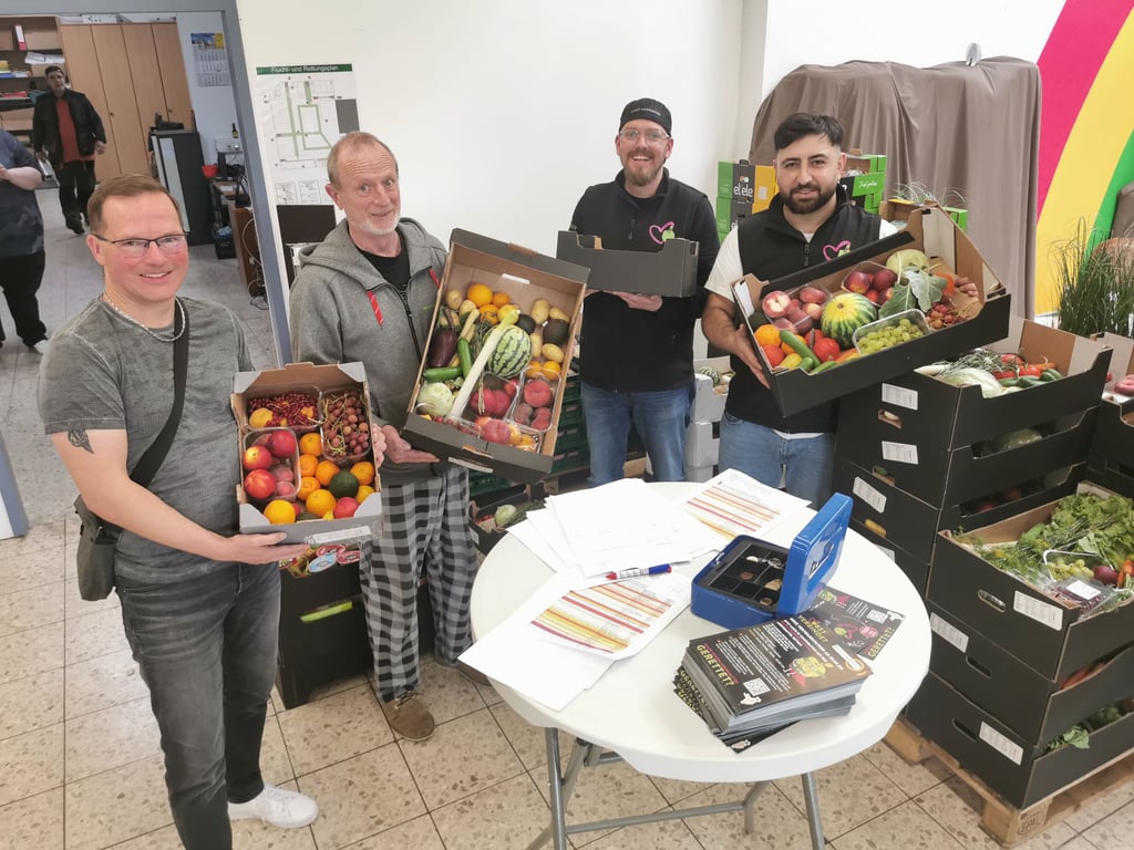 „Obst verbindet“: Lebensmittelretter in Herfords Recyclingbörse