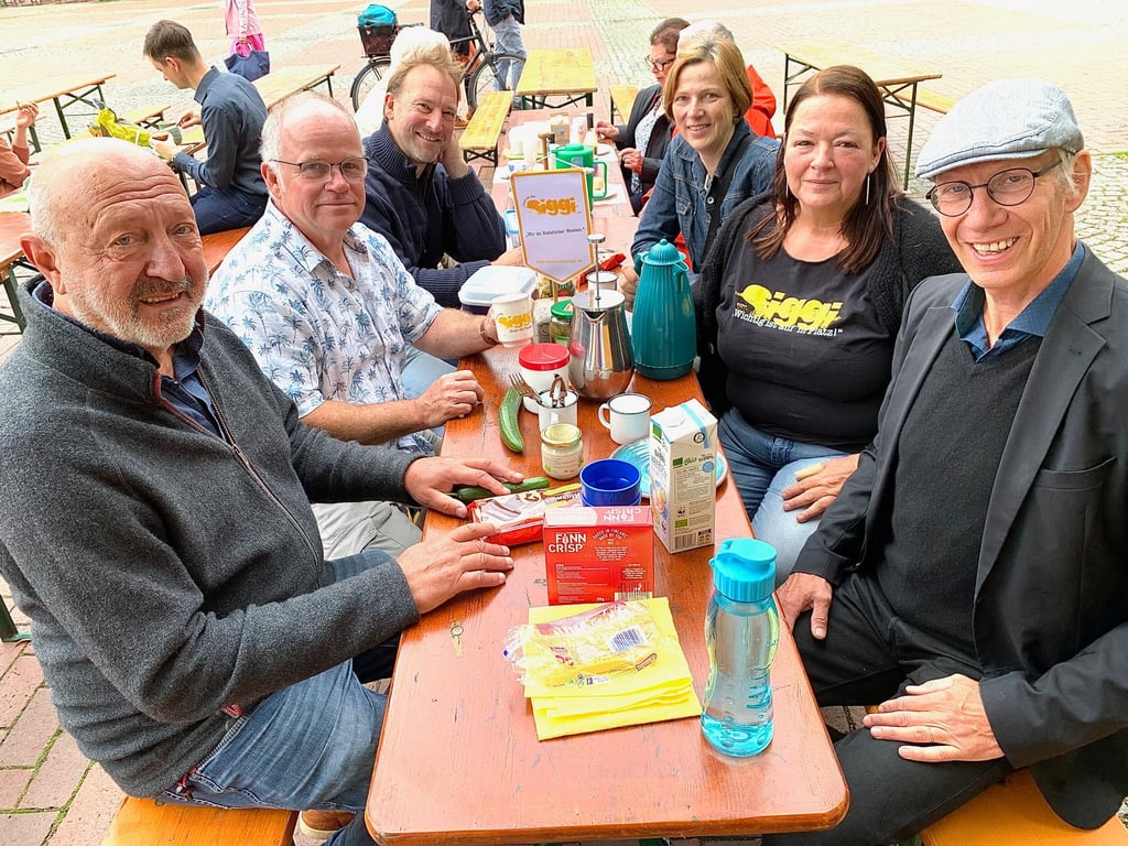 Mit frischen Brötchen auf den Siggi