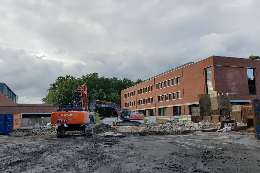 KvG-Gymnasium Hiltrup: Altes Schulgebäude ist gefallen – freier Blick ...