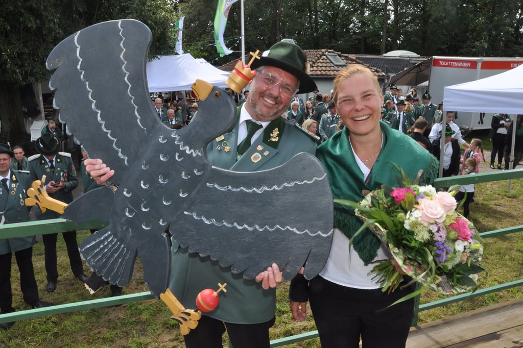 Der Kassierer holt den Adler runter