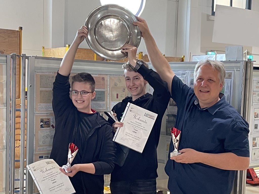 Junge Briefmarkenfreunde Herford zum dritten Mal in Folge Deutscher Meister