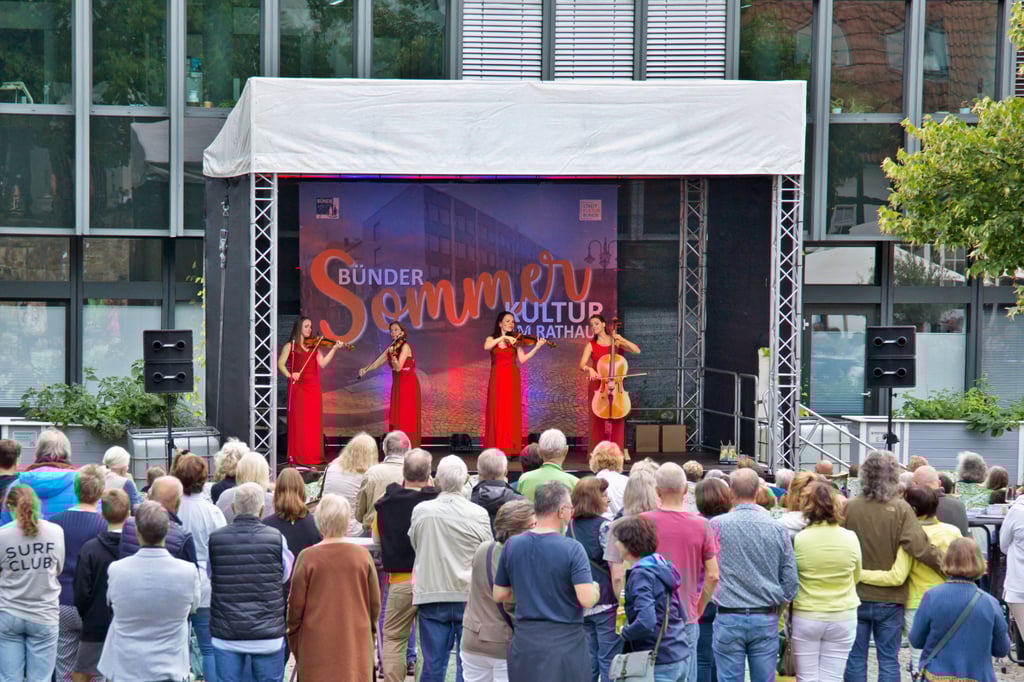 Bünder Sommerkultur: gelungener Auftakt mit „La Finesse“