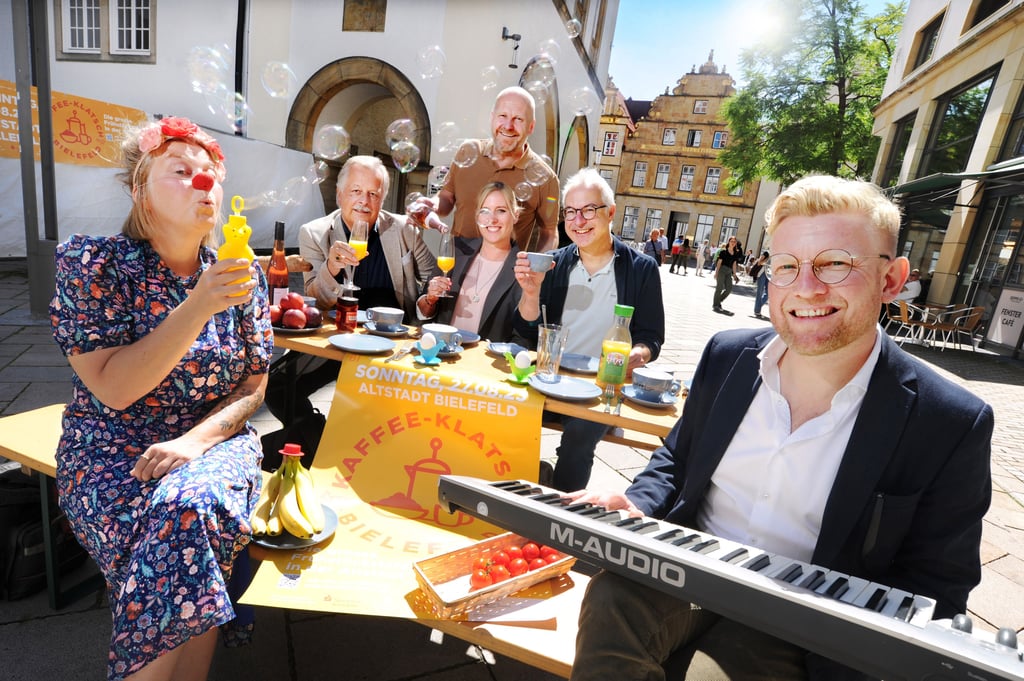 Bielefelds Altstadt wird zur Freiluft-Frühstückstafel