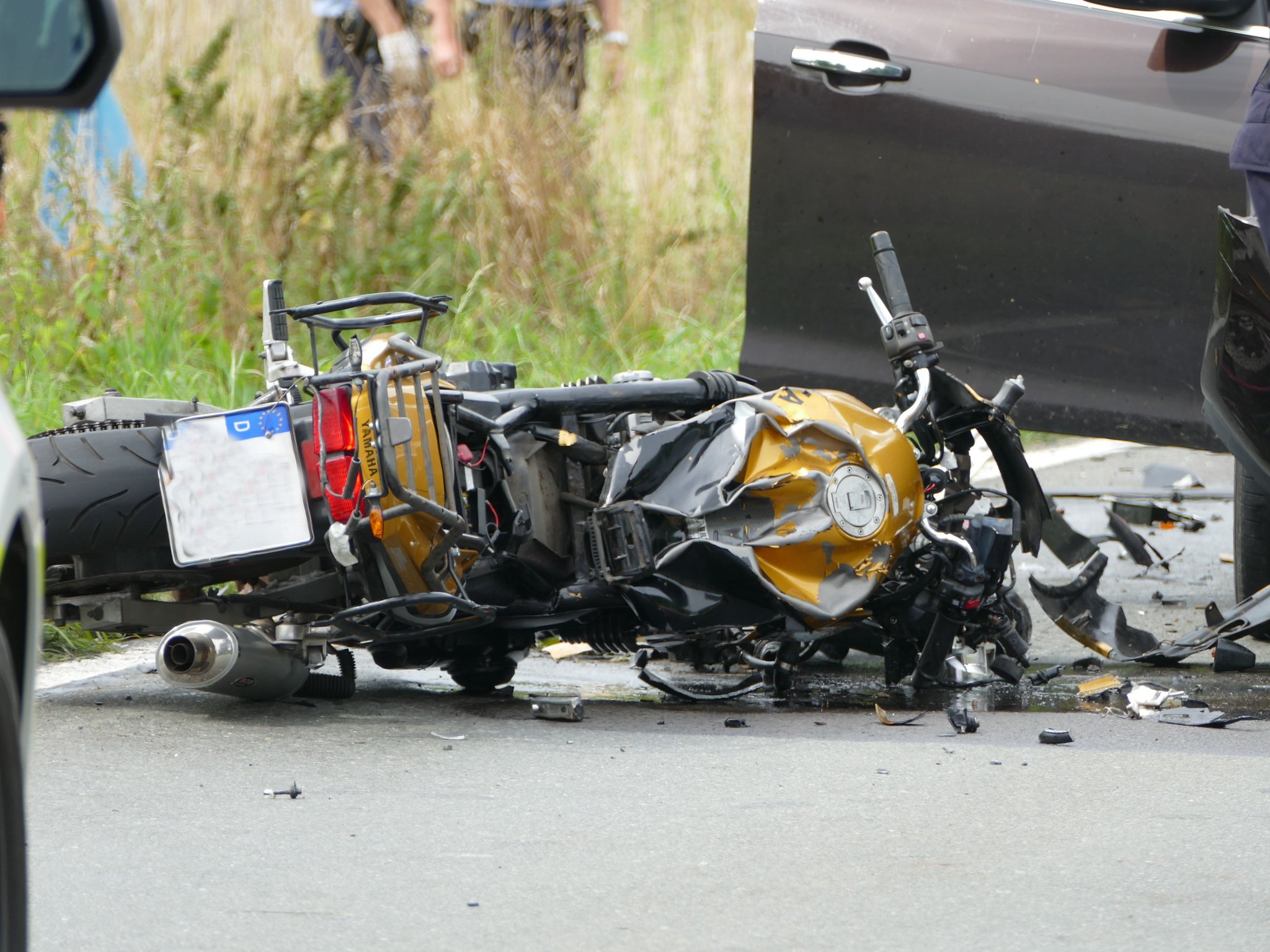 Höxter: Tödlicher Unfall bei Brenkhausen - Staatsanwalt stellt Motorrad ...