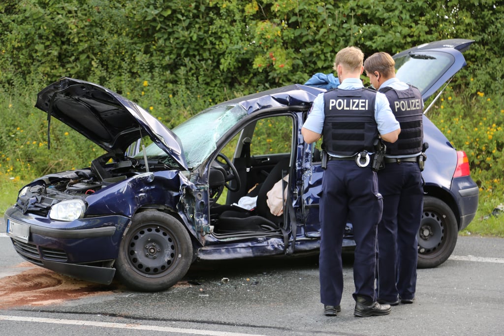Bielefeld: Zwei Menschen nach Unfall in Lebensgefahr