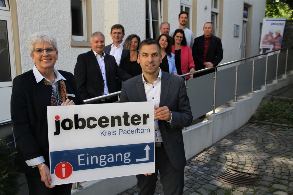 Moderner und barrierefrei: Umbauarbeiten im Jobcenter Büren beendet