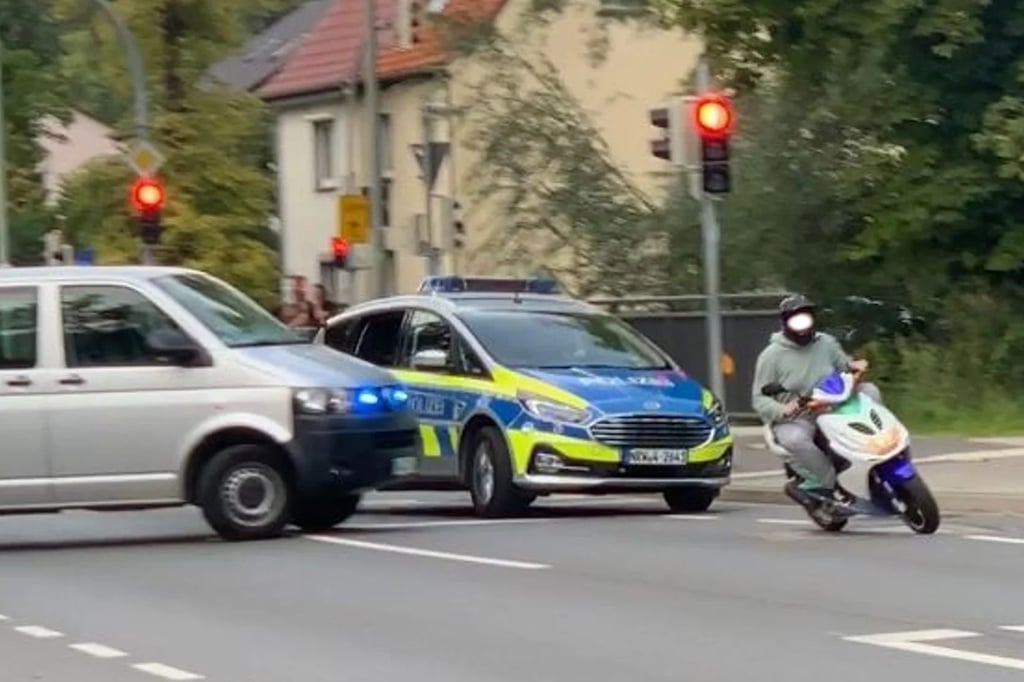 Verfolgungsjagd in Paderborn: Rollerfahrer flüchtet vor der Polizei