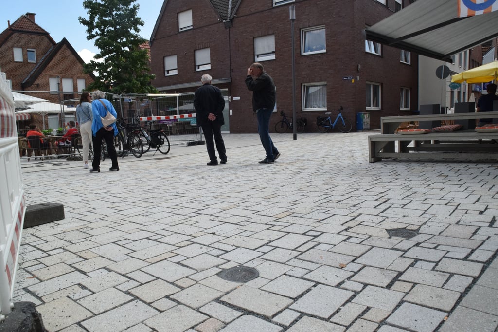 Pflaster am Neuen Markt wird neu verlegt
