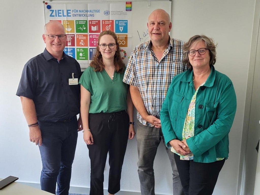 Arbeitsgruppe „Kita Kollaps im Kreis Paderborn“ zu Gast im Düsseldorfer Landtag