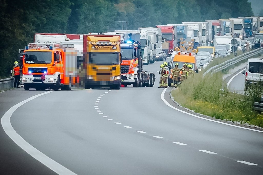 Nach Unfall auf der A33 in Paderborn: Sperrung in Richtung Bielefeld aufgehoben