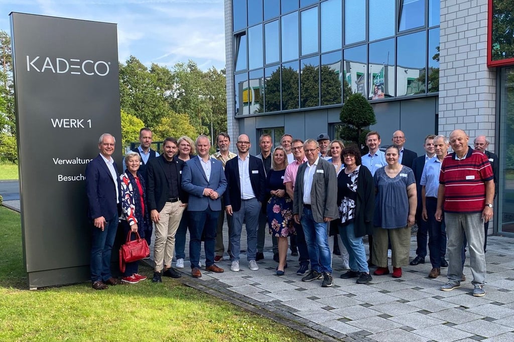 Espelkamp: Ratsmitglieder besichtigen Firma