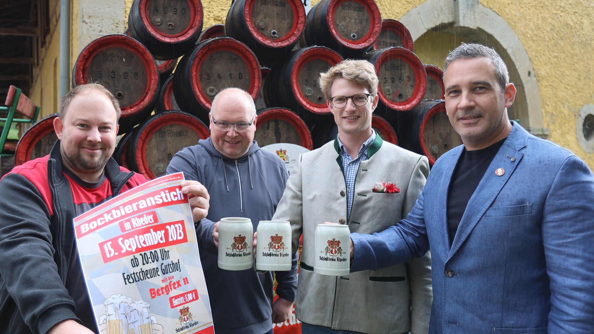 Bockbieranstich auf dem Gutshof der Schlossbrauerei in Rheder