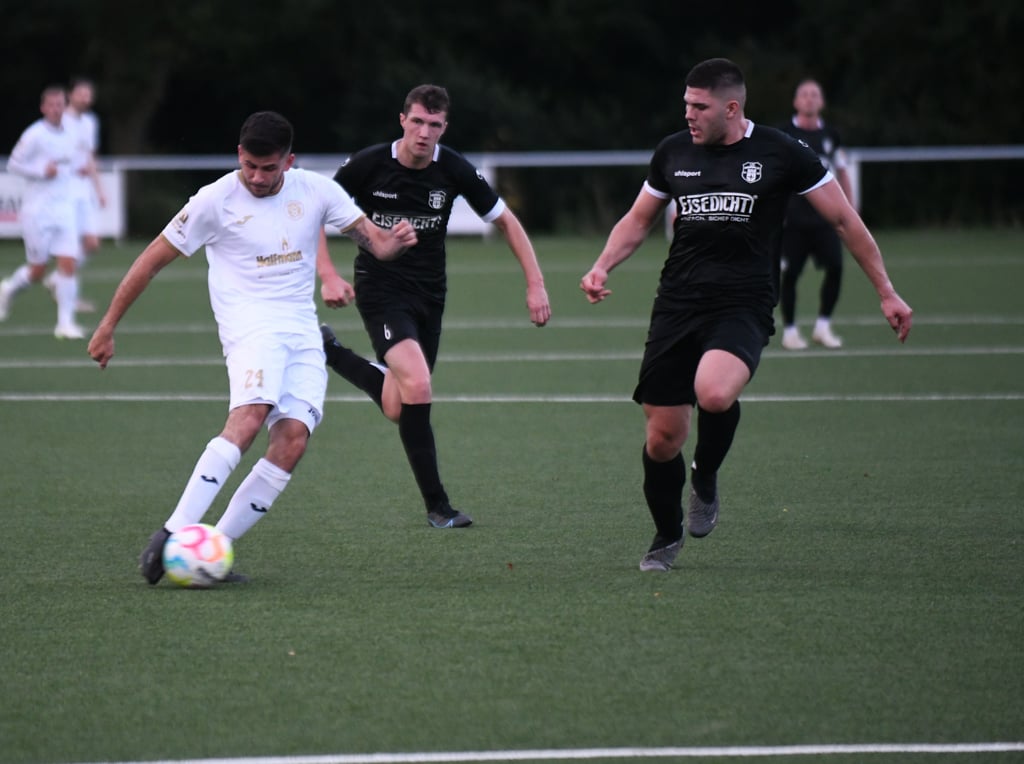 3:1 in Nieheim: Delbrücker SC feiert ersten Saisonsieg