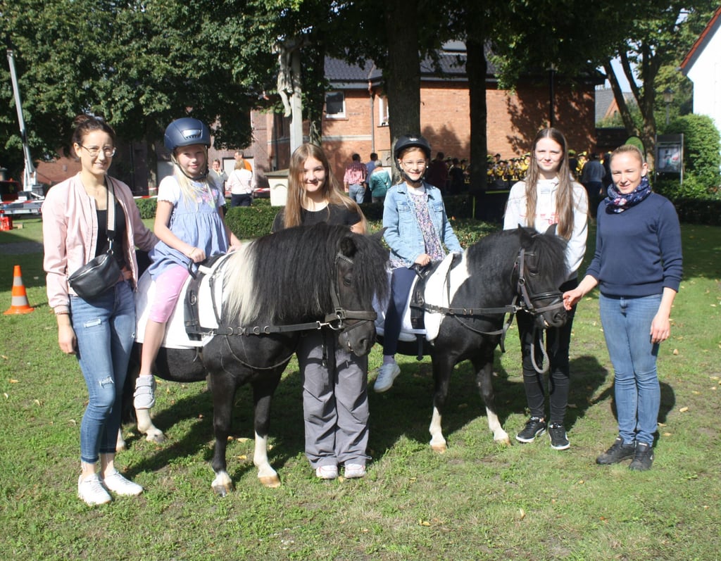 Pfarrfest in Milte zeigt Dorfleben als buntes Netz