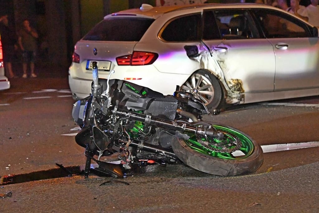 Motorradfahrer bei Unfall schwer verletzt