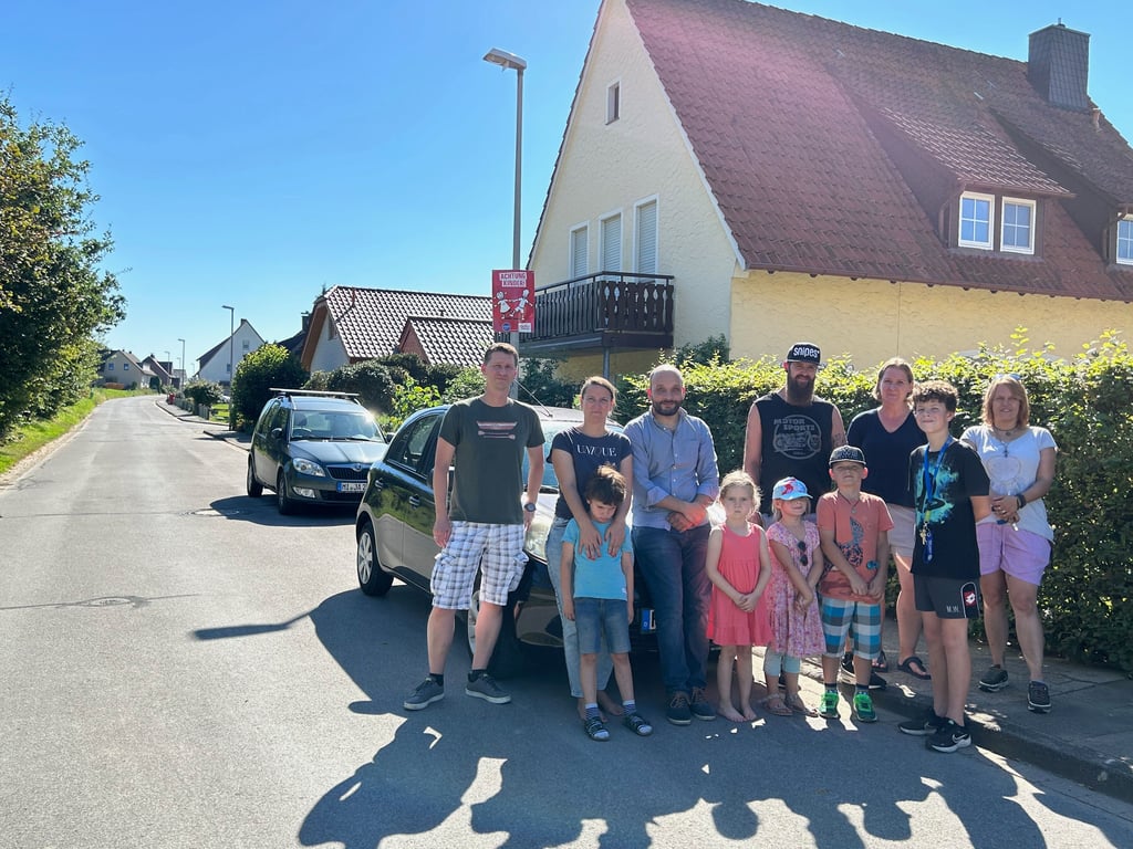 Hiddenhausen: Anwohner wehren sich gegen Raser am Alten Postweg in ...
