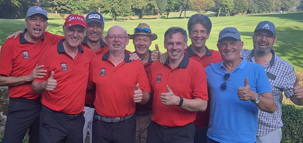 AK50 des GC Ladbergen feiert Abschluss