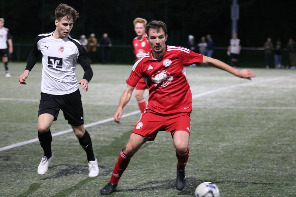 Stürmer-Torwart Tim Teepe führt Füchtorf zum 3:2 gegen Everswinkel
