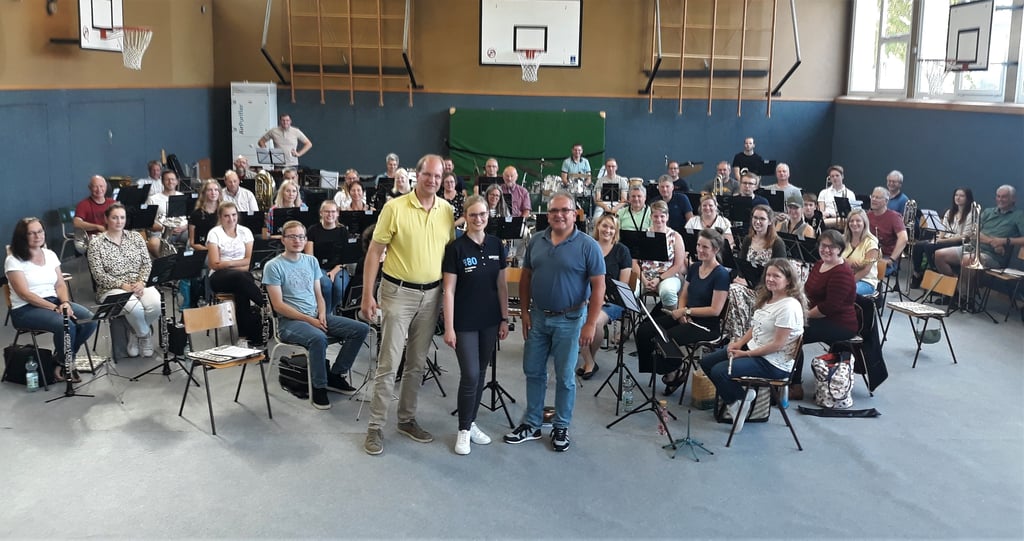 Thiemo Kraas schult Musiker aus Warburg