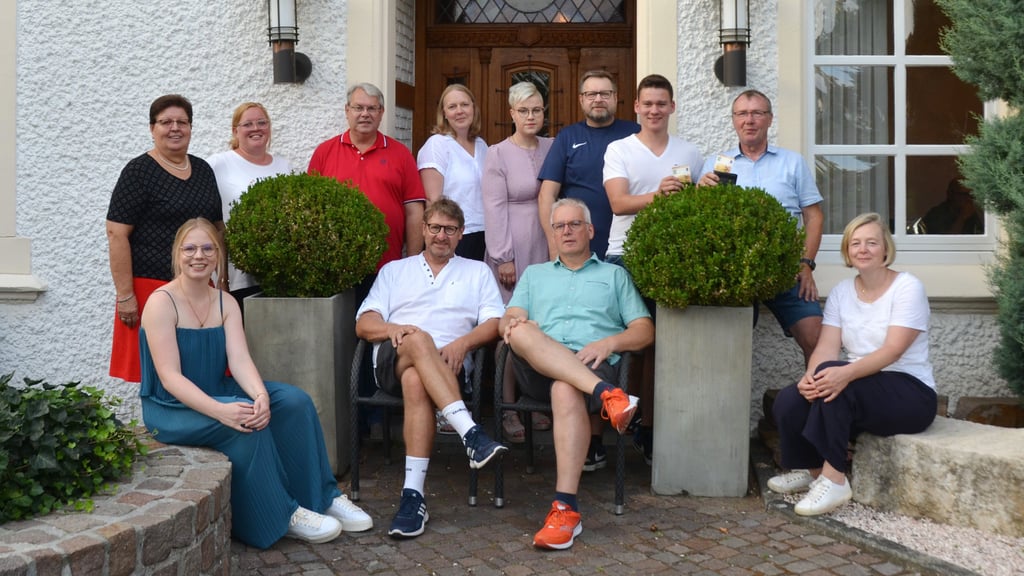 Delbrück: Laienspielschar Westenholz lässt die Gelder rauschen