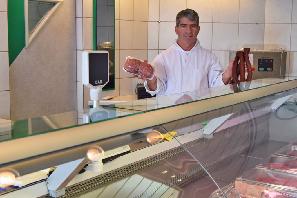 Es gibt wieder eine Fleischerei an der Hauptstraße in Warburg