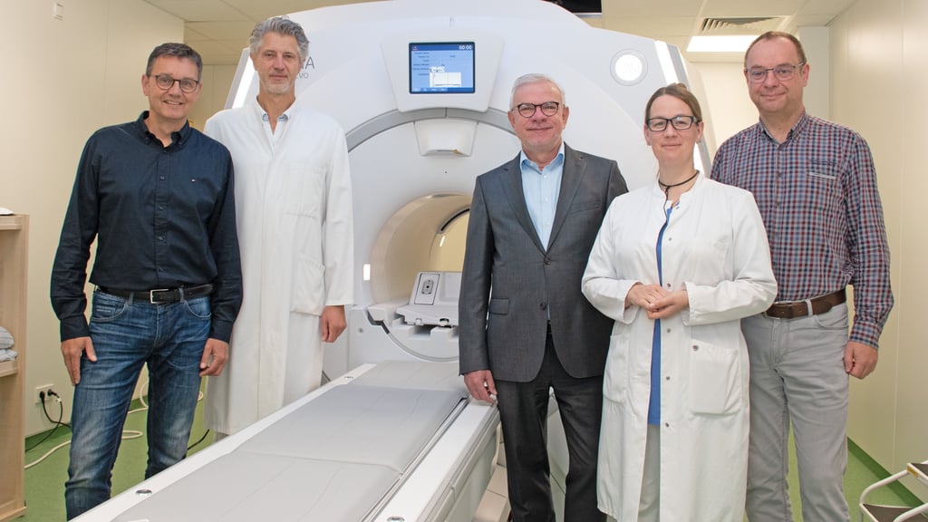 Paderborn: Brüderkrankenhaus St. Josef nimmt neuen MRT in Betrieb