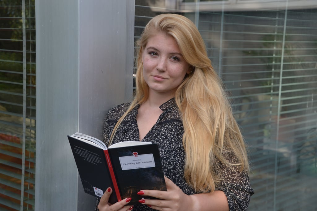 Holzminden: 22 Jahre und schon Autorin - Helene Belz präsentiert erstes ...