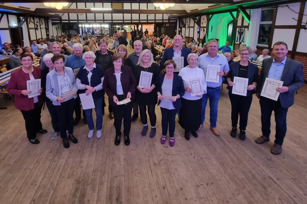 Viel zu lachen mit Udo Reineke: ETSG Germete feiert das 100-Jährige