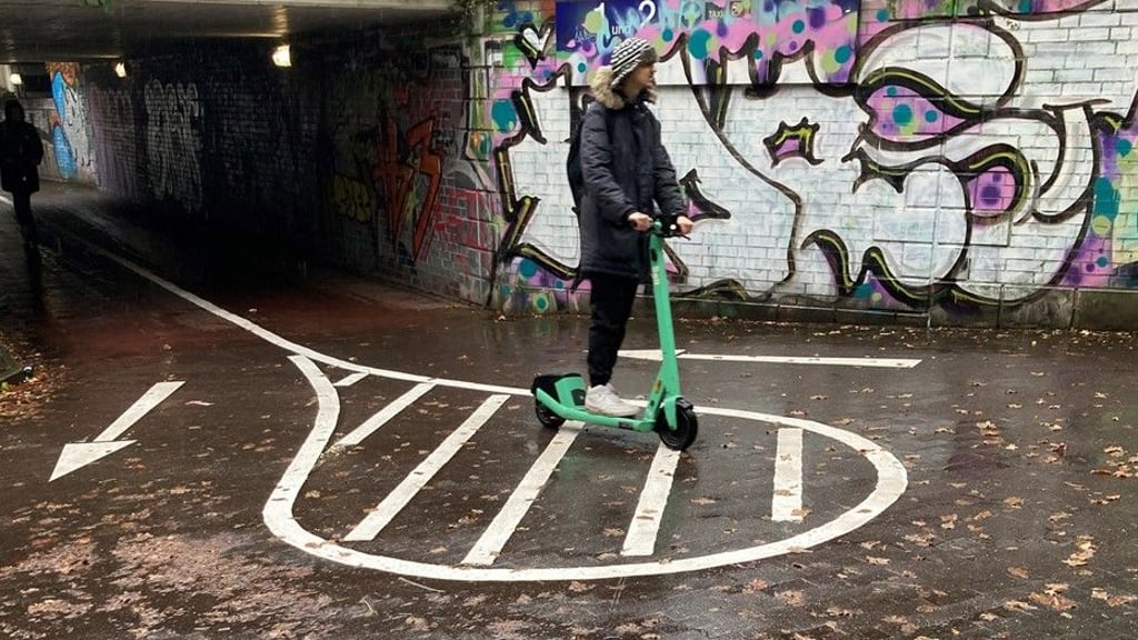 Gefahrenstelle Bahnhof Zentrum Nord: Huckelpiste und ein Mini-Kreisverkehr