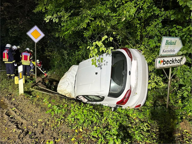 Spenge: Fahrer kommt am Gehlenbrink von Fahrbahn ab