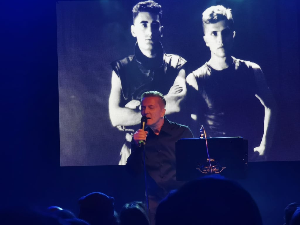 Bielefeld: DAF-Musiker Robert Görl stellt Autobiographie vor