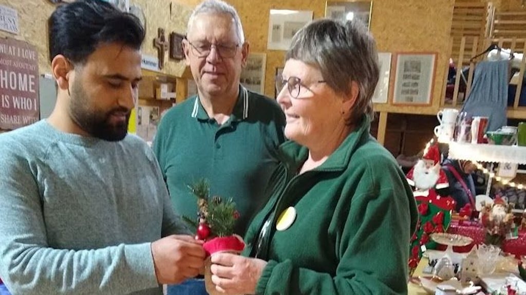 Möbellager Brakel: Kunden stehen Schlange