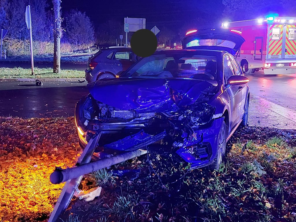 Paderborn: drei Verletzte bei Unfall auf der Warburger Straße