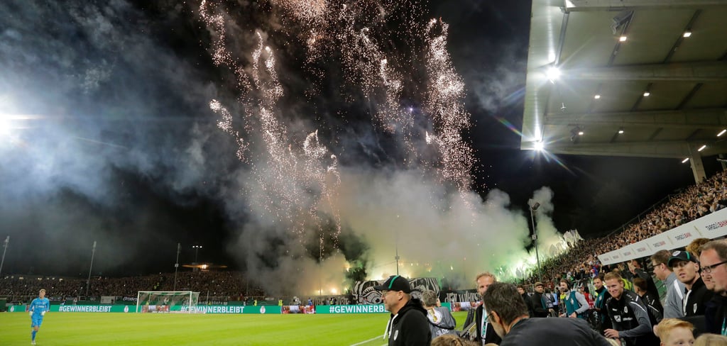 Preußen Münster: Mega-Strafe für Pyro-Show vor Bayern-Spiel