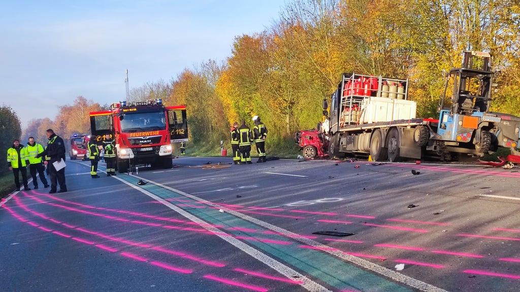 Ochtrup: 27-Jährige stirbt bei schwerem Unfall auf B54