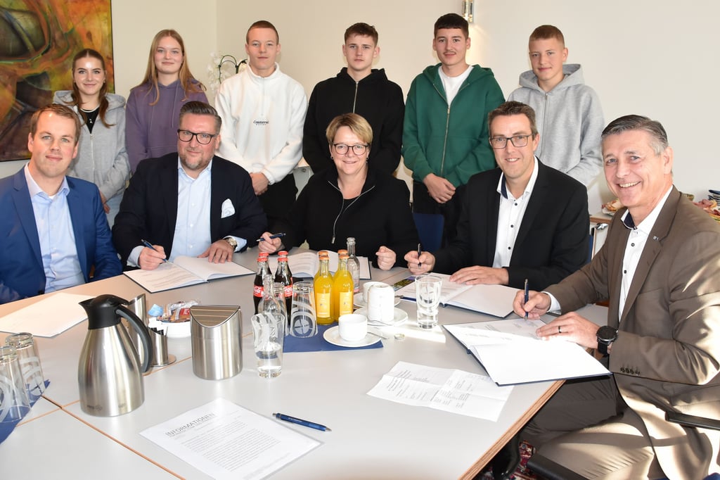 Warburg: PRG und Sekundarschule unterzeichnen Kooperationsvertrag