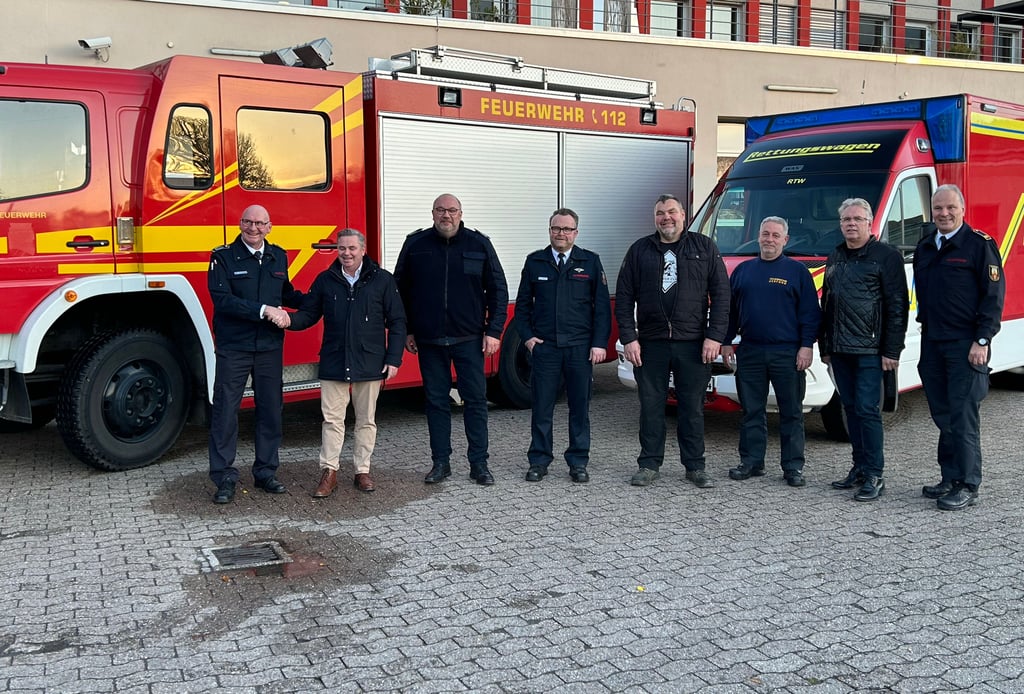 Herford: Fahrzeugspende der Feuerwehr geht in die Ukraine