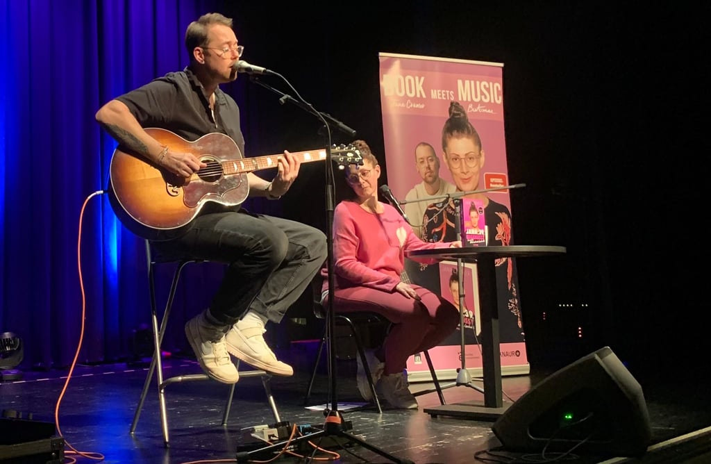 Löhne: Jana Crämer und Batomae überzeugen mit Mischung aus Lesung und ...