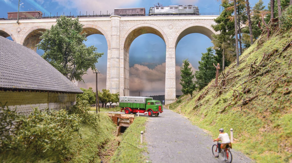 Brakel: Modellbundesbahn gibt es jetzt auch als Buch