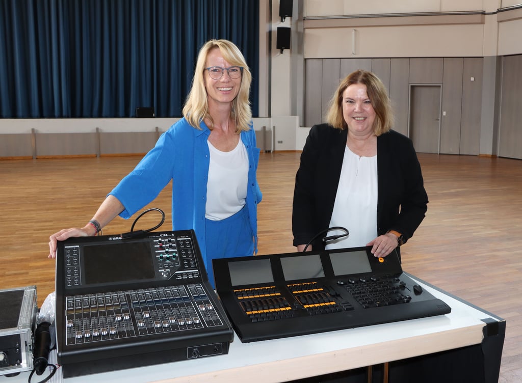 Delbrück: Diese Damen entscheiden, was in der Stadthalle auf die Bühne ...