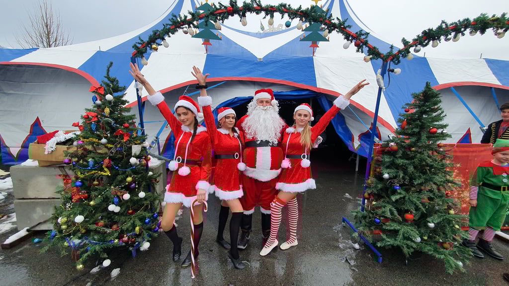 Fotostrecke: O du fröhliche - Circus Manjana gastiert mit ...
