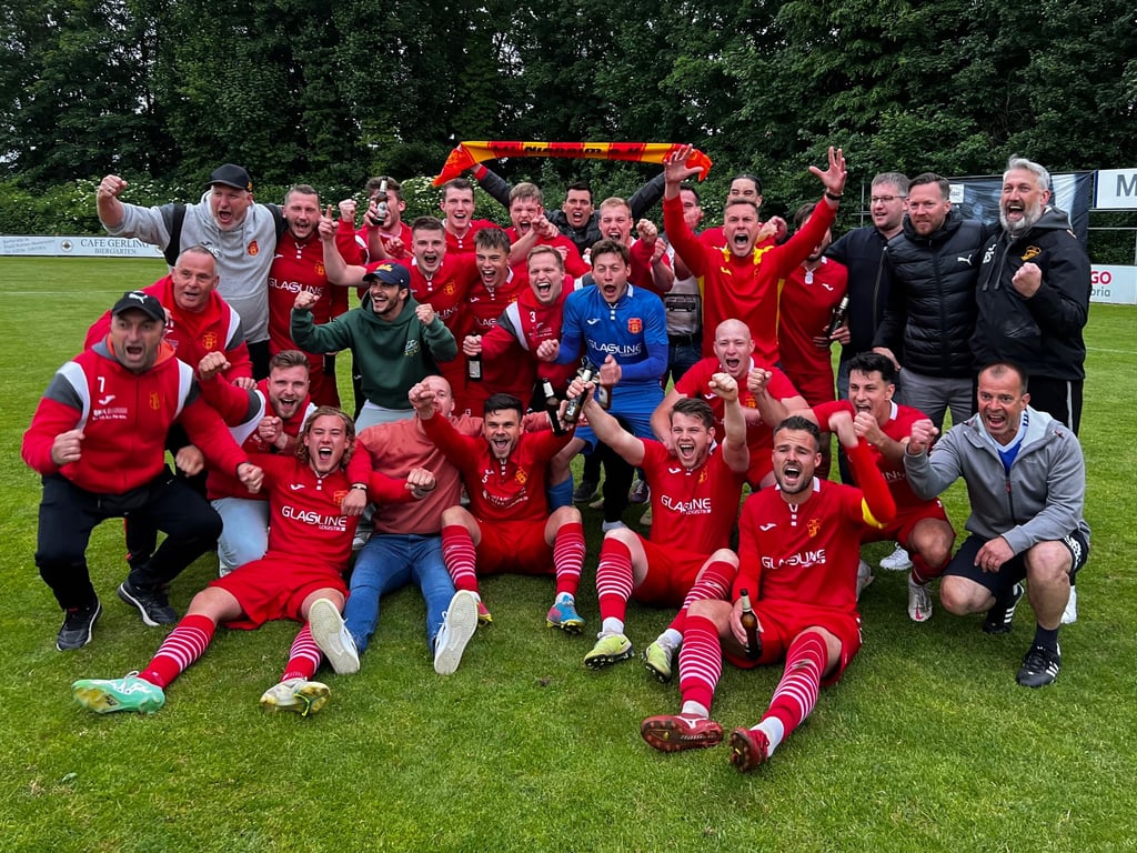 Das Fußball-Jahr im Kreis Höxter: FC Nieheim steigt in die ...