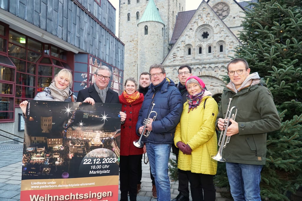 Paderborn: Es wird wieder unter dem Domturm gesungen