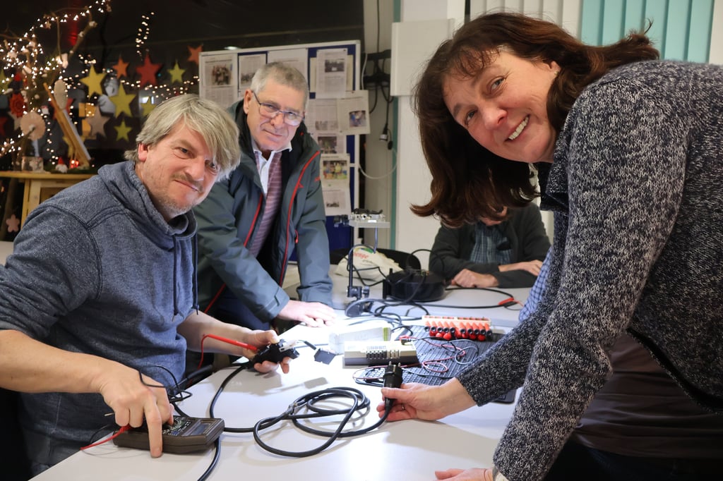 Erstes Repair Café im Haus der Kulturen bereits sehr gut besucht
