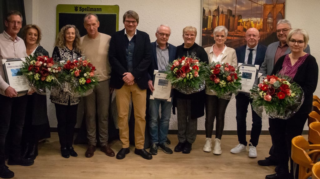 Firma Gockel in Warburg verschenkt Reisen an treue Mitarbeiter