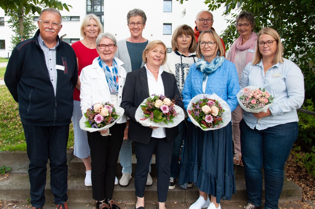 Paderborn: Brüderkrankenhaus verabschiedet und begrüßt Ehrenamtliche